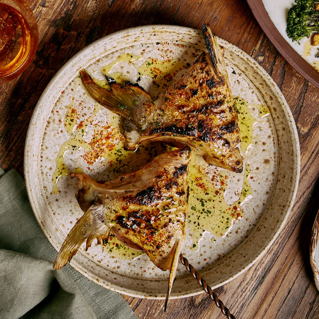 Kingfish collar recipe with salmoriglio and tomato caramel