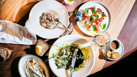 Geralds Bar, Melbourne: Restaurant Review | Gourmet Traveller