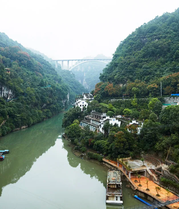 Cruising the Yangzi River, Where Old Meets New