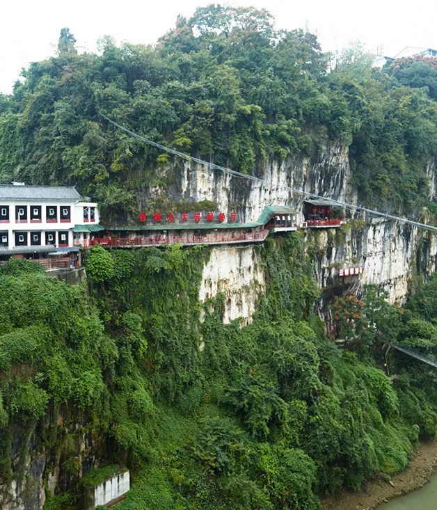Cruising the Yangzi River, Where Old Meets New