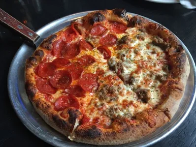 Chicago pizza styles | Gourmet Traveller