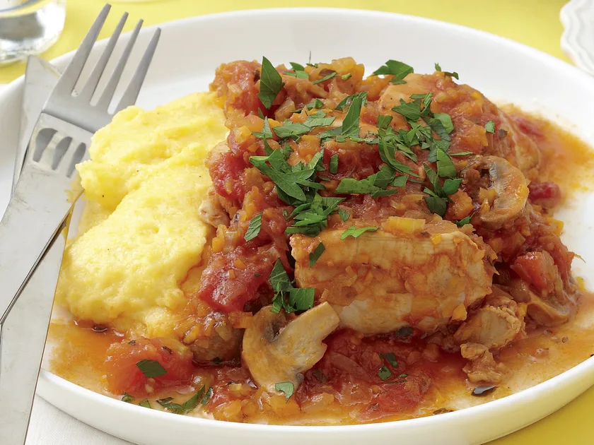 Chicken cacciatore with cheesy polenta