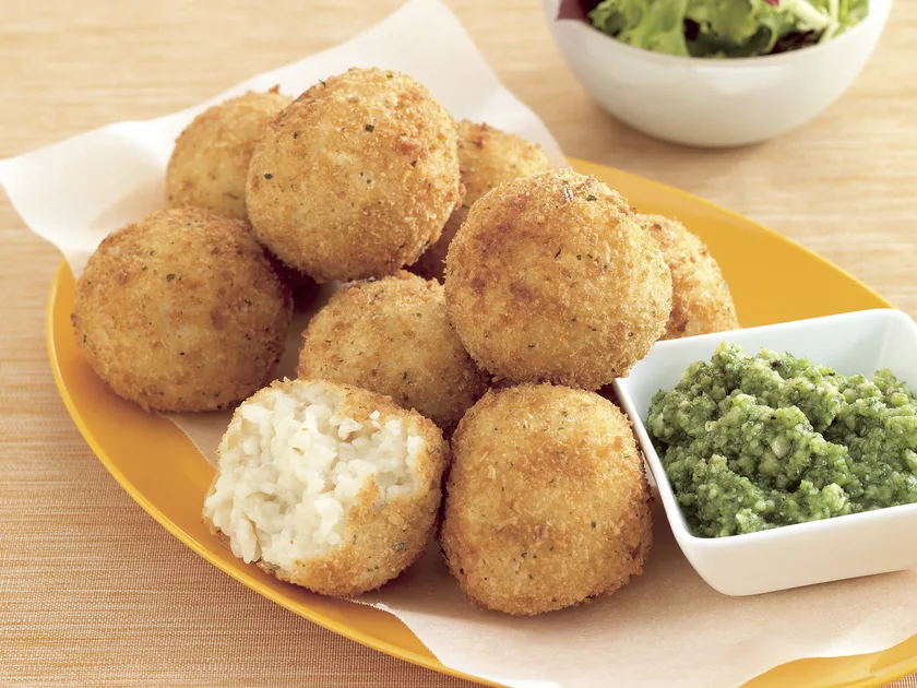 Arancini with a delicious cheese filling recipe