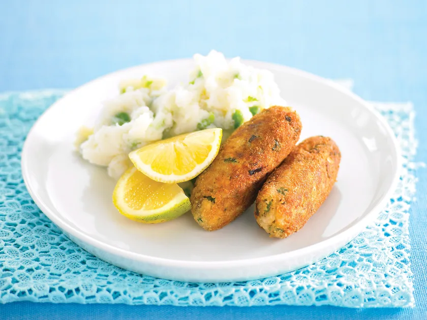 Fish fingers with pea mash