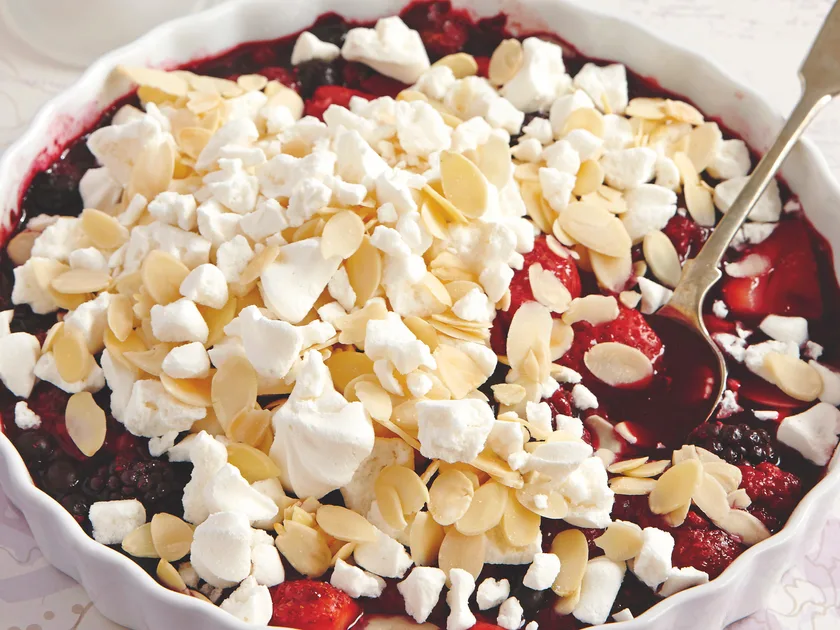 Meringue crumble with lemon cream