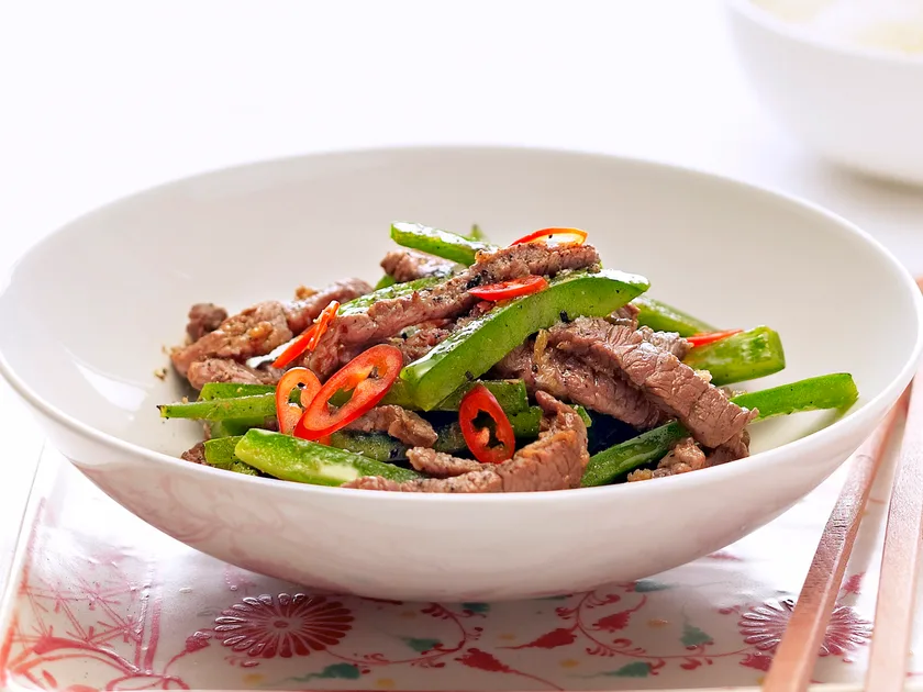 Stir-fried beef strips with capsicum