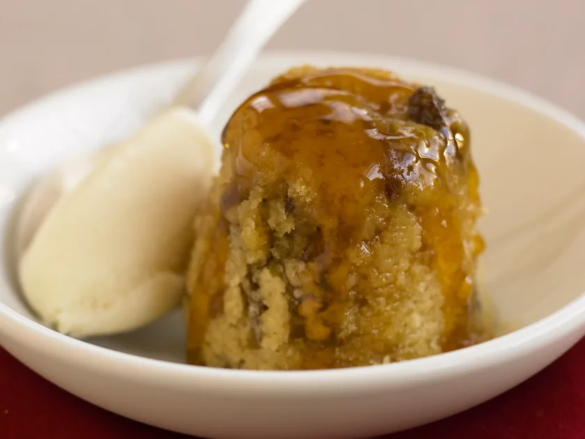 Golden syrup and ginger pudding