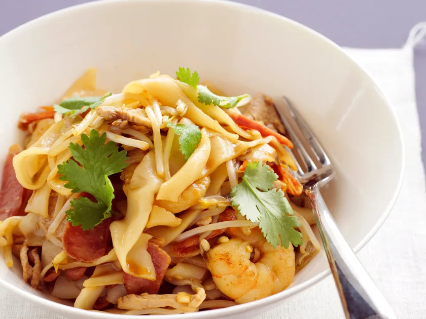 Fried flat noodles