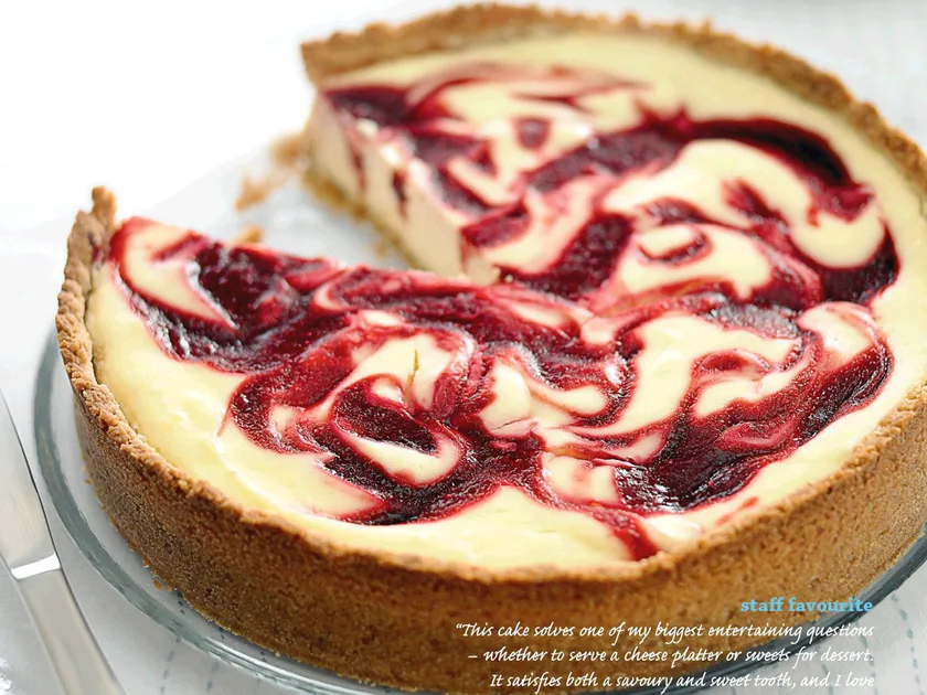 Raspberry ripple cheesecake