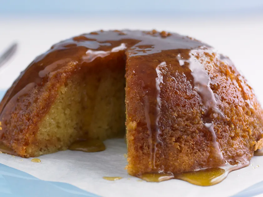 Steamed treacle pudding