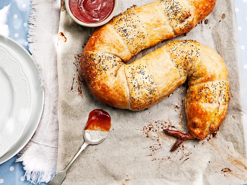 Spotted sausage snake roll