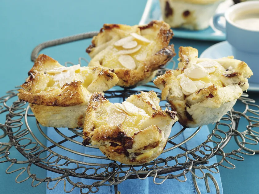 Mini fruit bread custard tarts