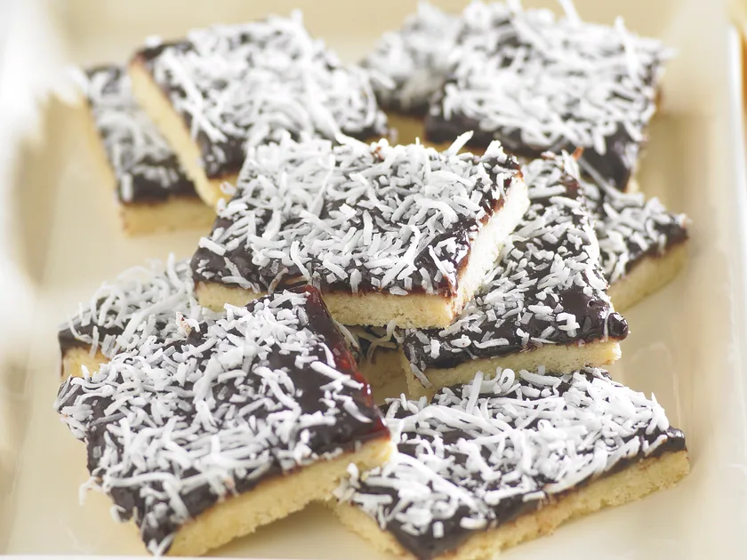 Lamington slice