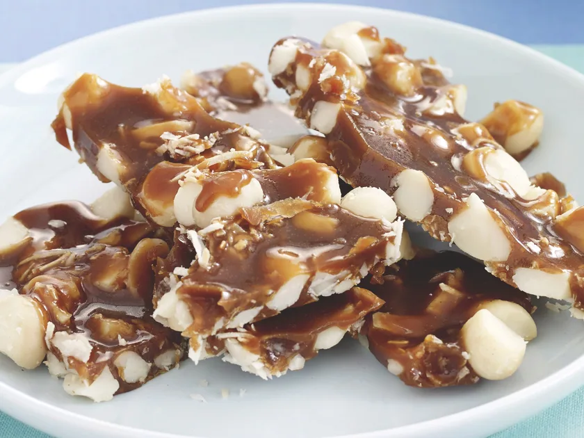 Macadamia brittle