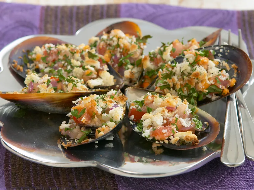 Grilled garlic mussels