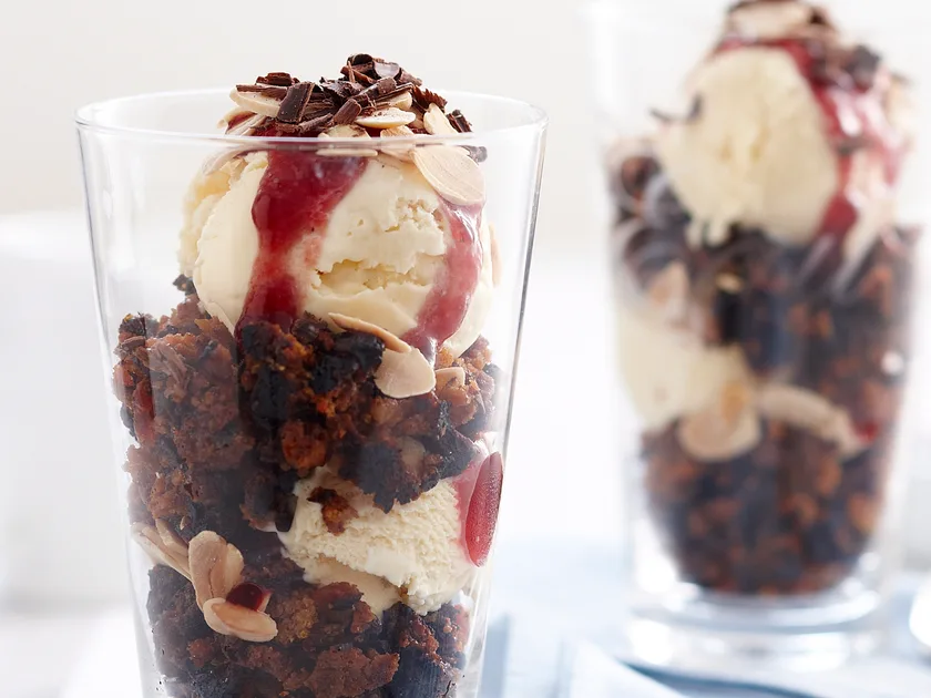 Christmas pudding sundae