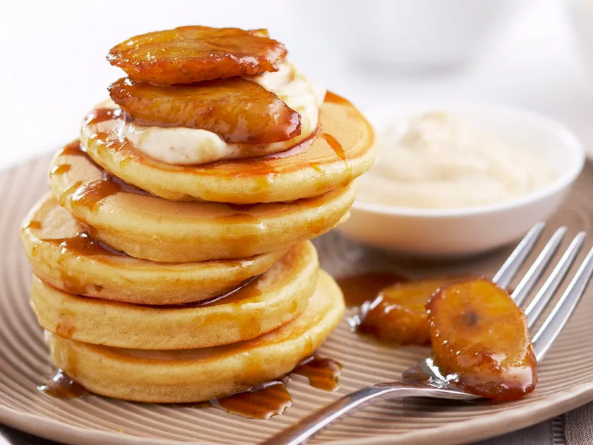 Pikelets with ricotta and banana toffee