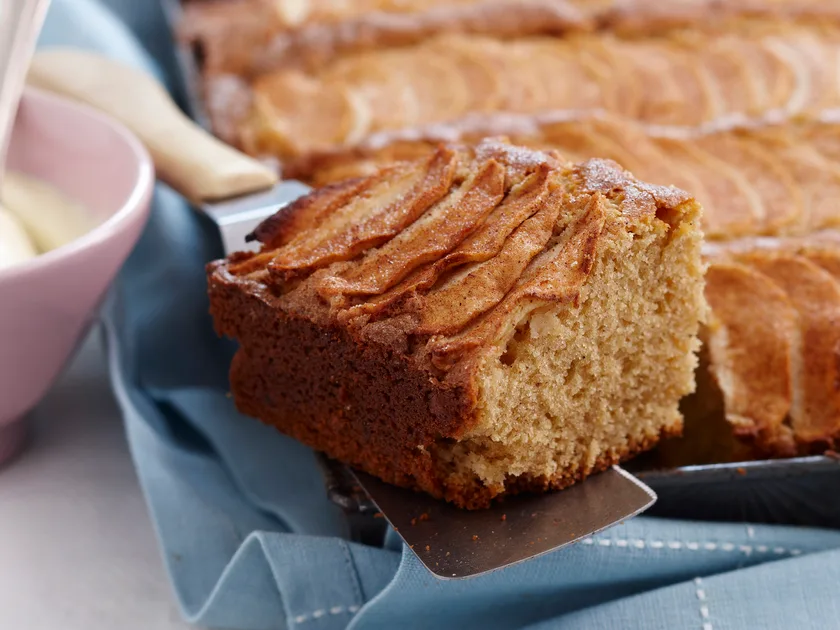Apple and spice slice