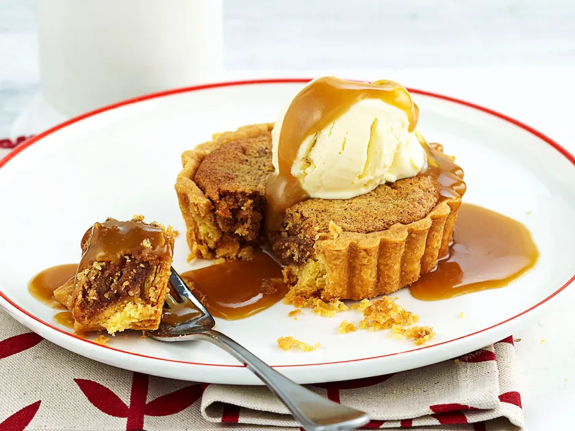 Sticky date toffee tarts