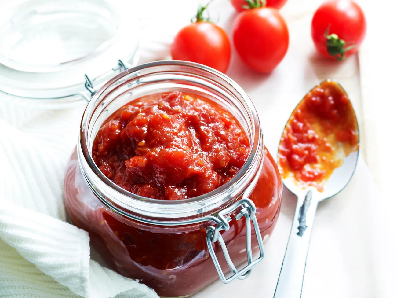 Simple tomato chilli jam recipe