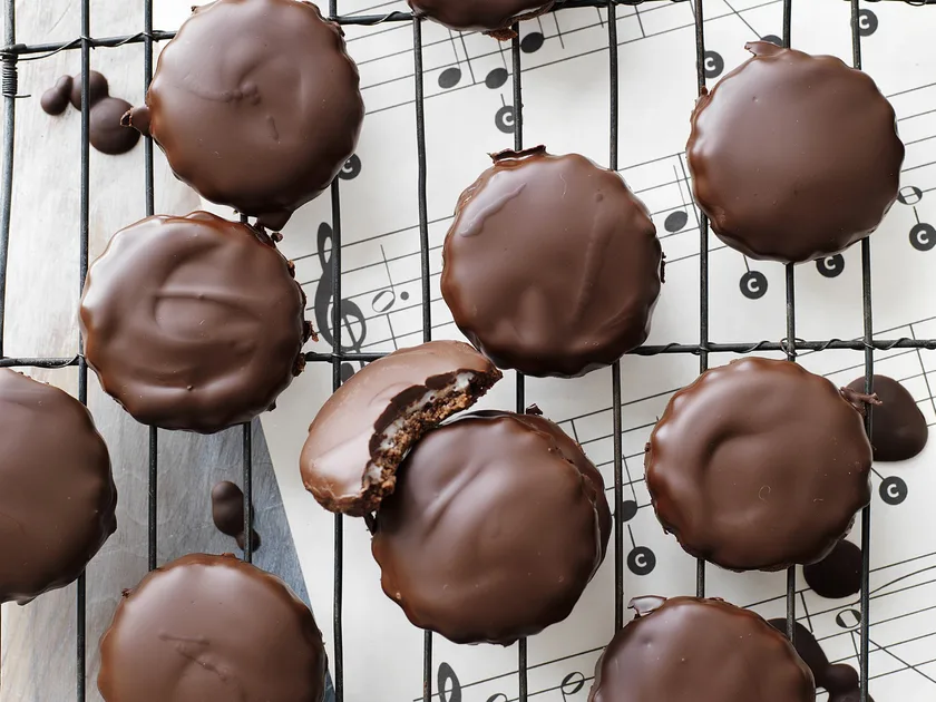 Choc-peppermint cookies