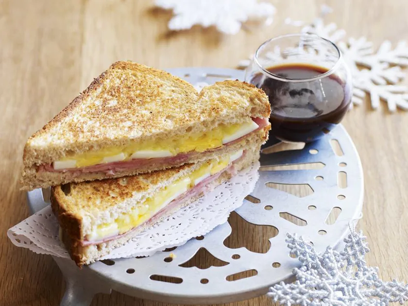 Ham, egg and cheese toasties