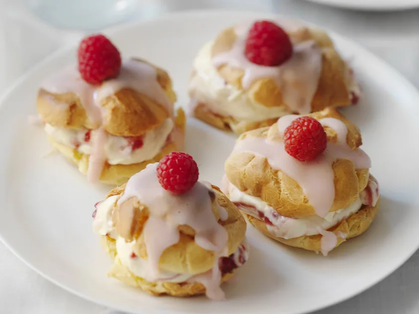 Marbled raspberry mascarpone puffs
