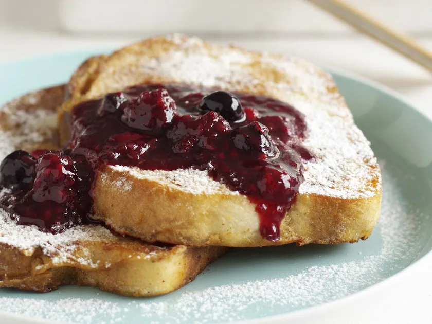 French toast with berry compote