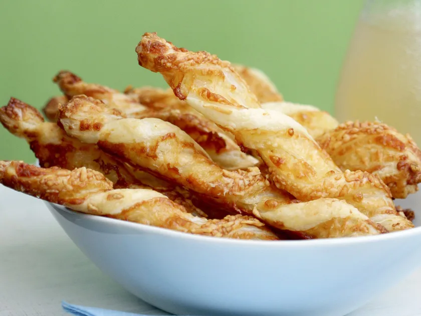 Cheesy pastry twists