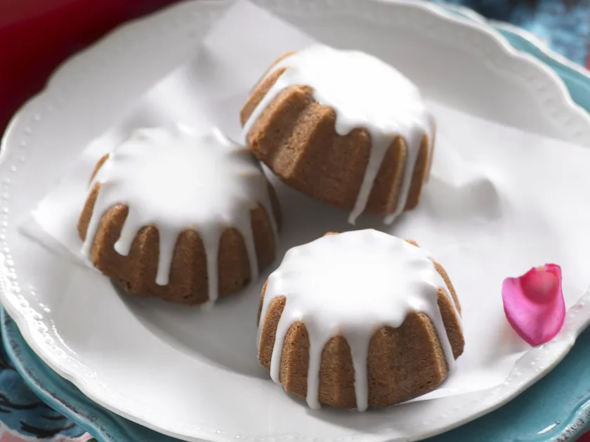 Ginger cakes with orange glaze