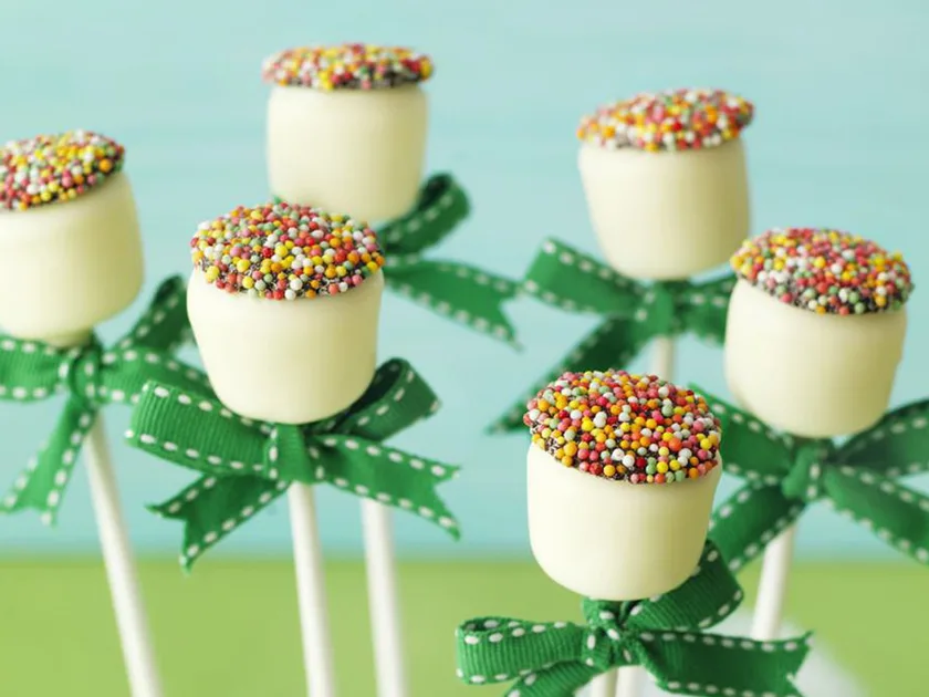 Choc-mallow pops
