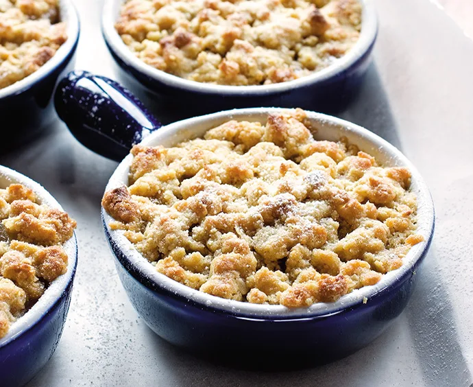 Apple and feijoa crumble