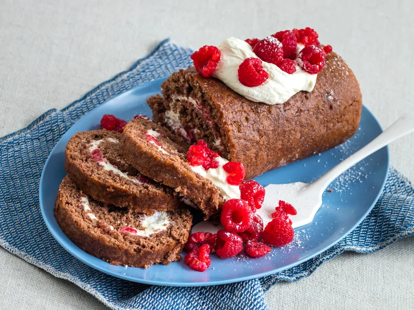 Chocolate roulade with raspberries