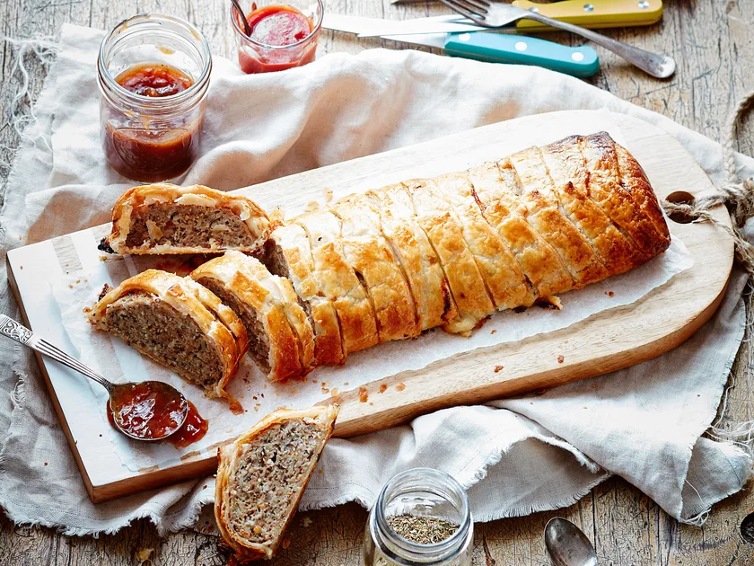 Sausage, apple and sage pastry braid
