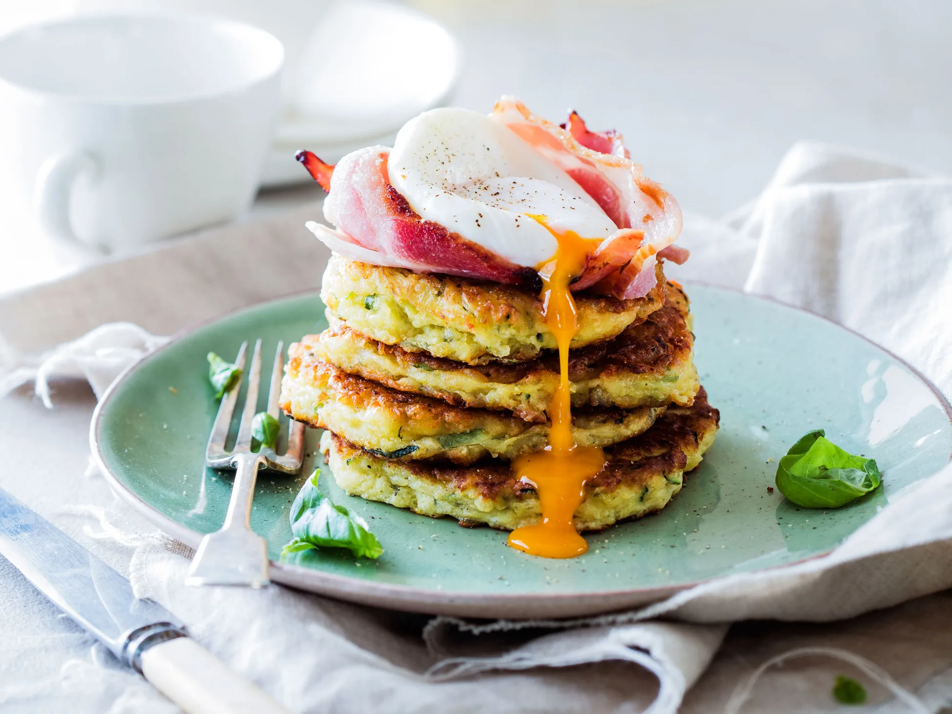 Cheesy courgette fritters