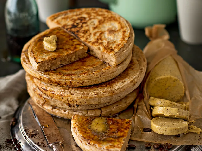 Big cinnamon pan crumpets with espresso butter