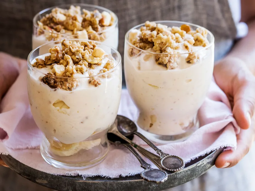 Banana nut-butter yoghurt breakfast pots