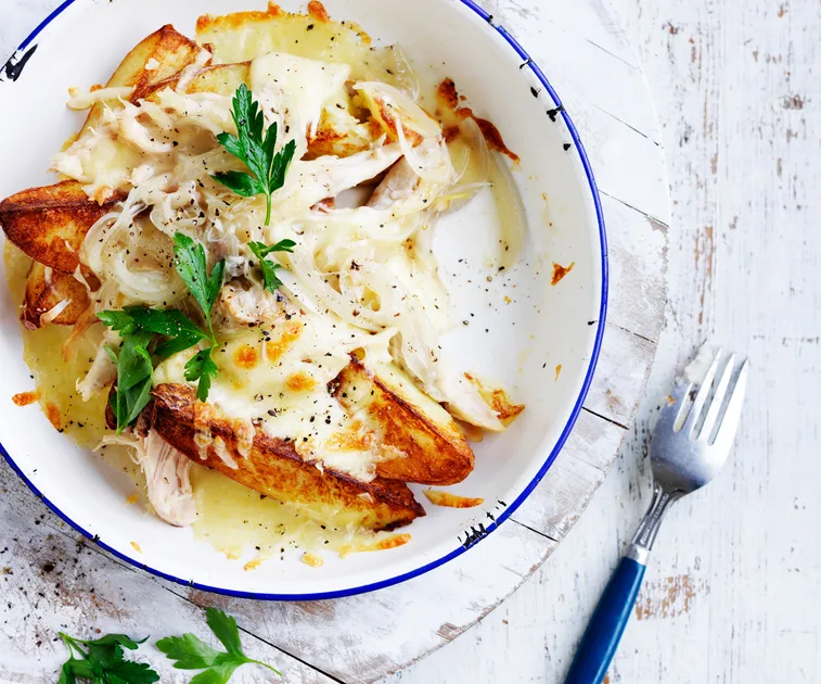 Chicken poutine with potato wedges