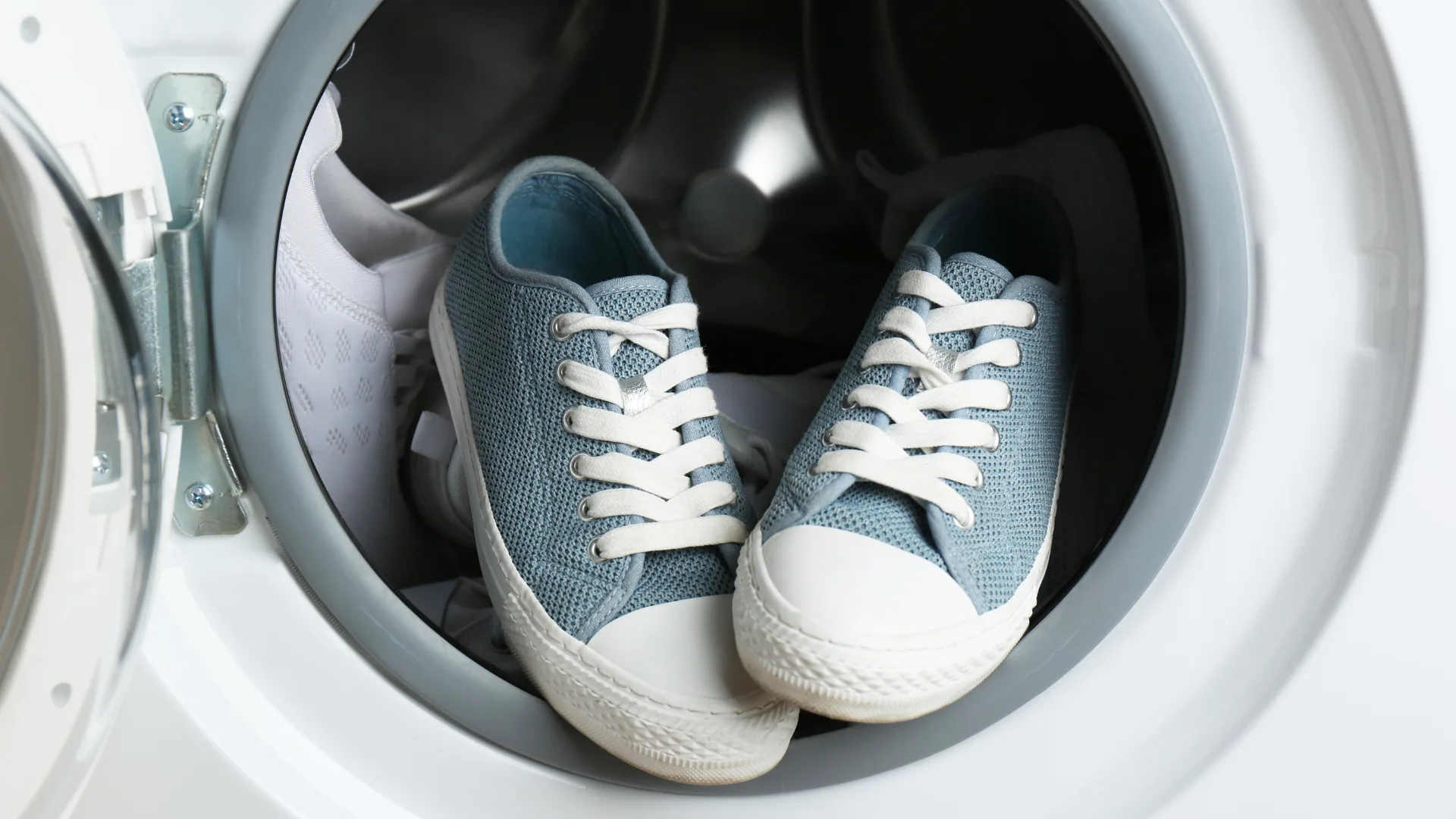 How to wash shoes in the washing machine