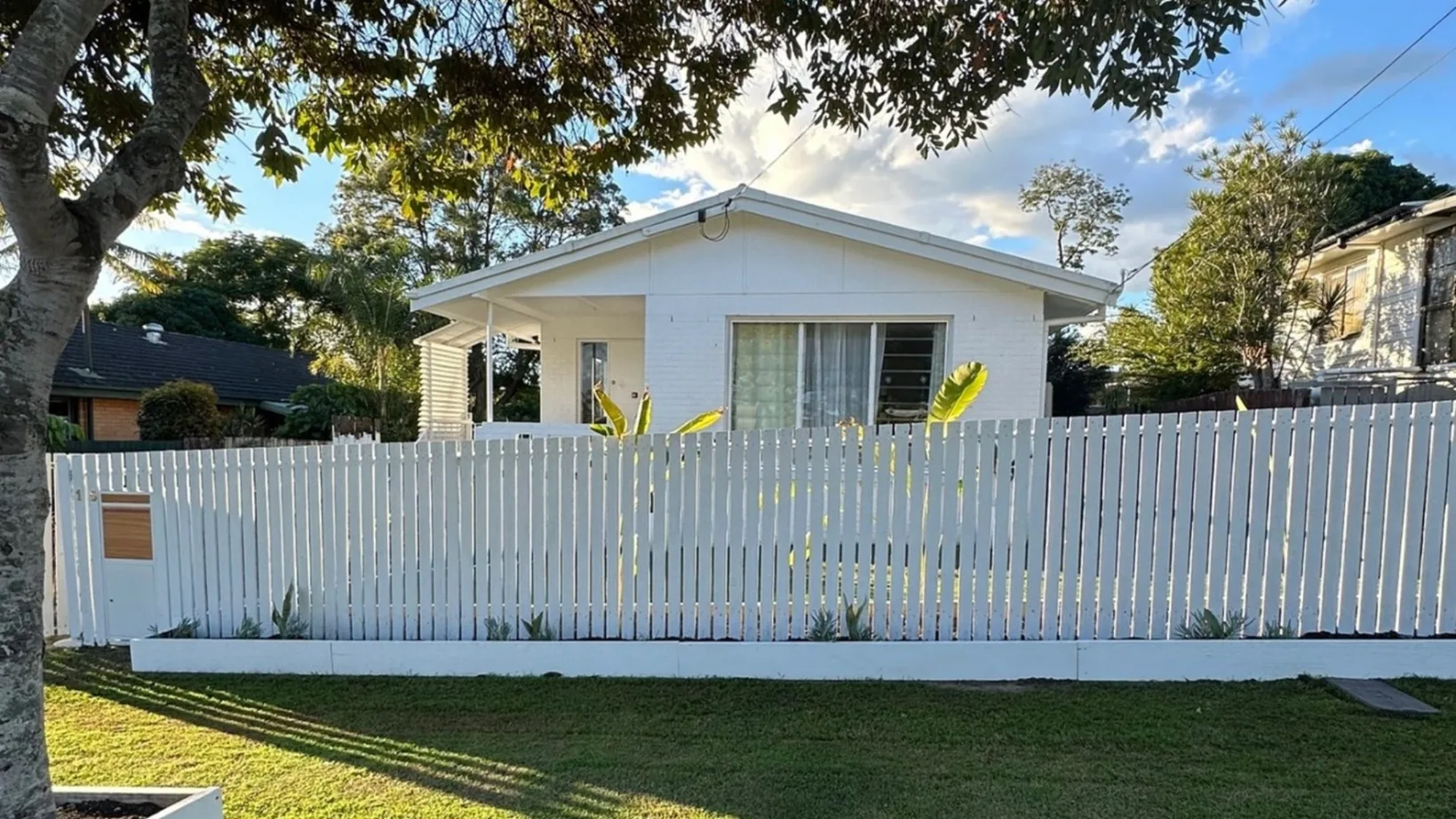 Cheap fence ideas for the front yard that you can DIY- Better Homes ...