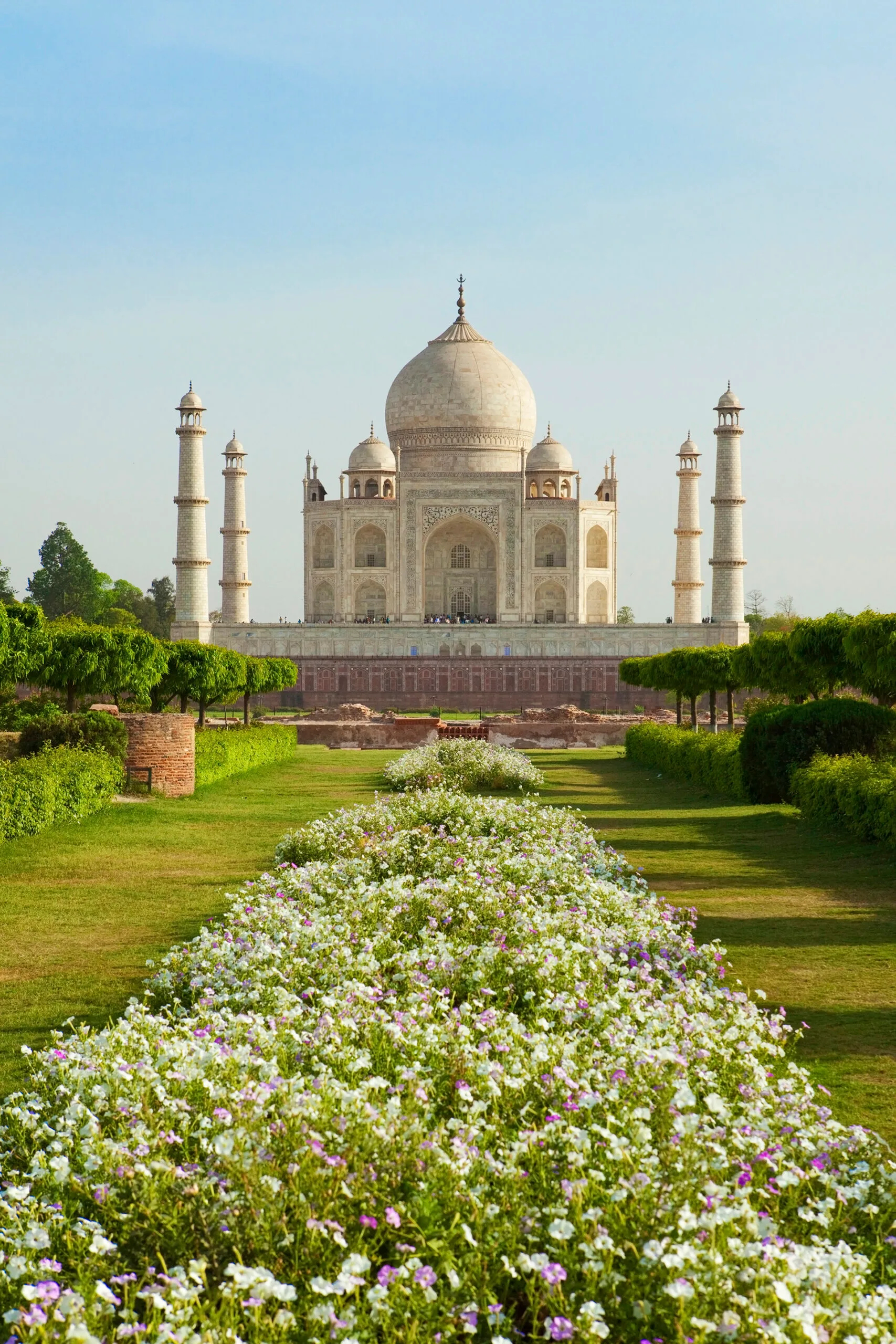 5 Taj Mahal-inspired landscaping ideas to elevate your garden | Better ...
