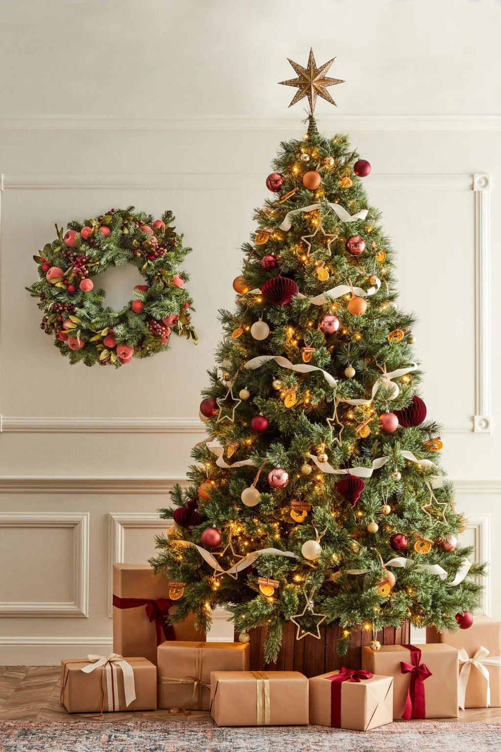 6 Christmas Tree Themes | Better Homes & Gardens Australia