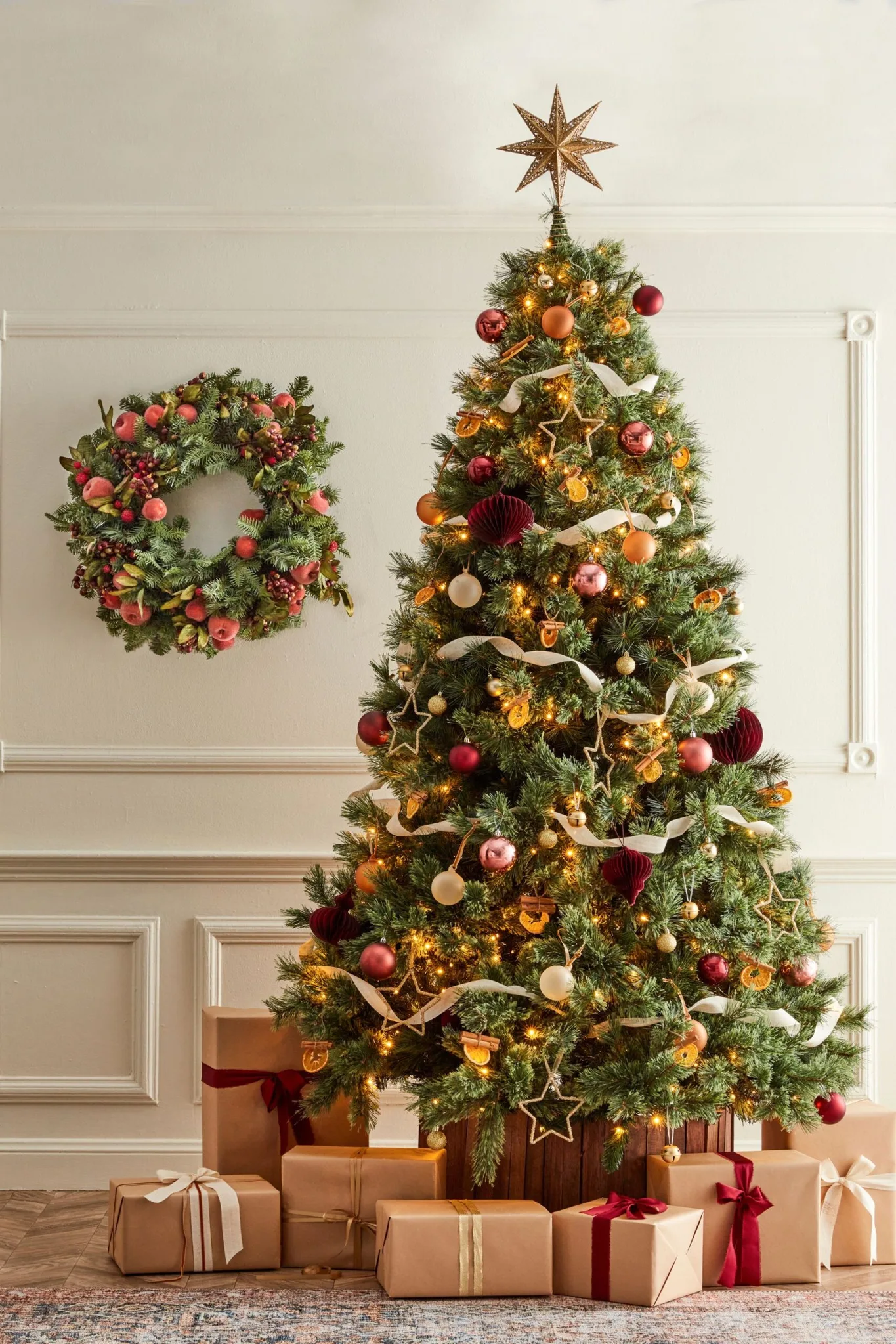 6 Christmas Tree Themes | Better Homes & Gardens Australia