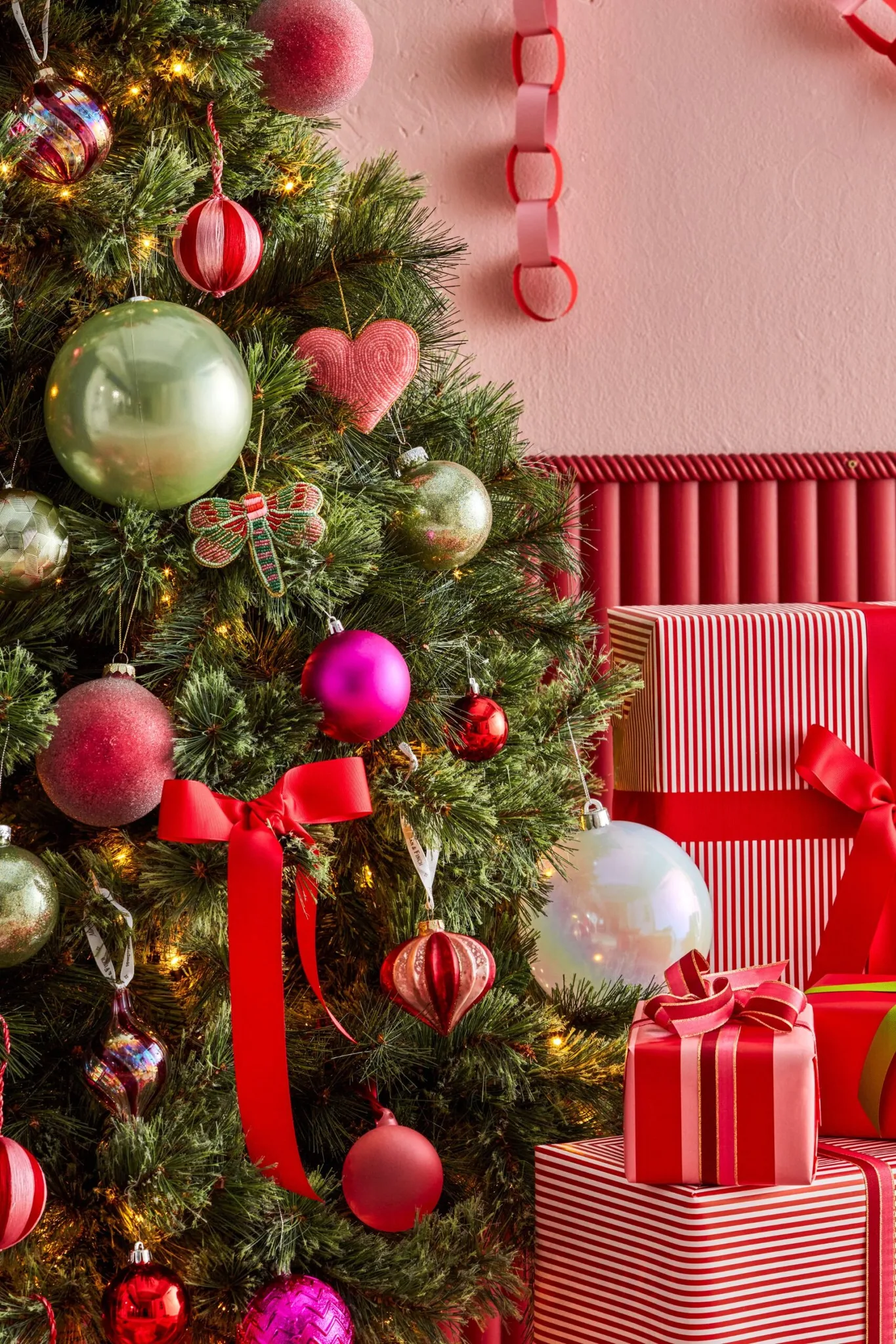 6 Christmas Tree Themes | Better Homes & Gardens Australia