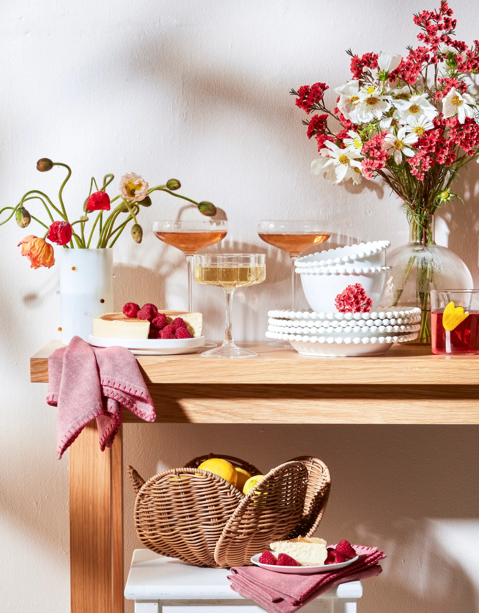 4 dinner party table set ups to ace your summer hosting - Better Homes ...