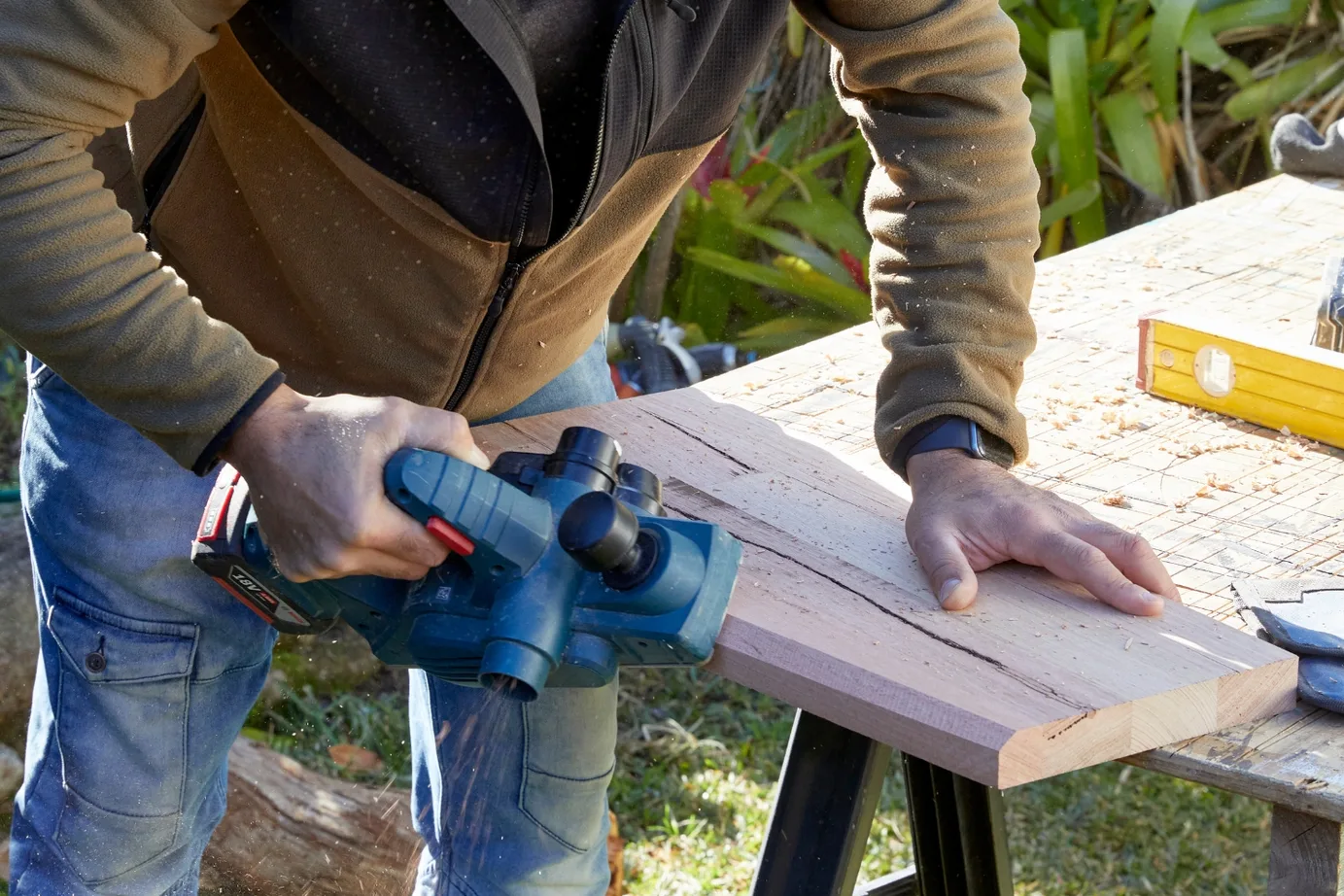 5 red flags you should never ignore when hiring a tradie - Better Homes ...