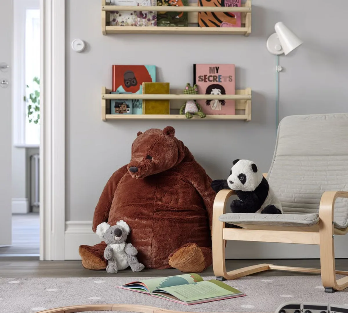 People are writing love letters to this $40 IKEA bear - Better Homes ...