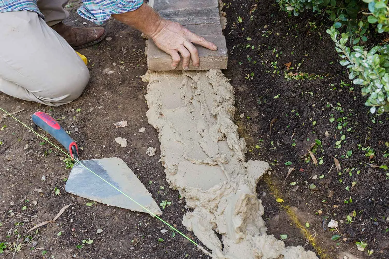 How to build a garden path | Better Homes & Gardens Australia