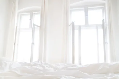 12 fast ways to keep bed sheets feeling crisp and white