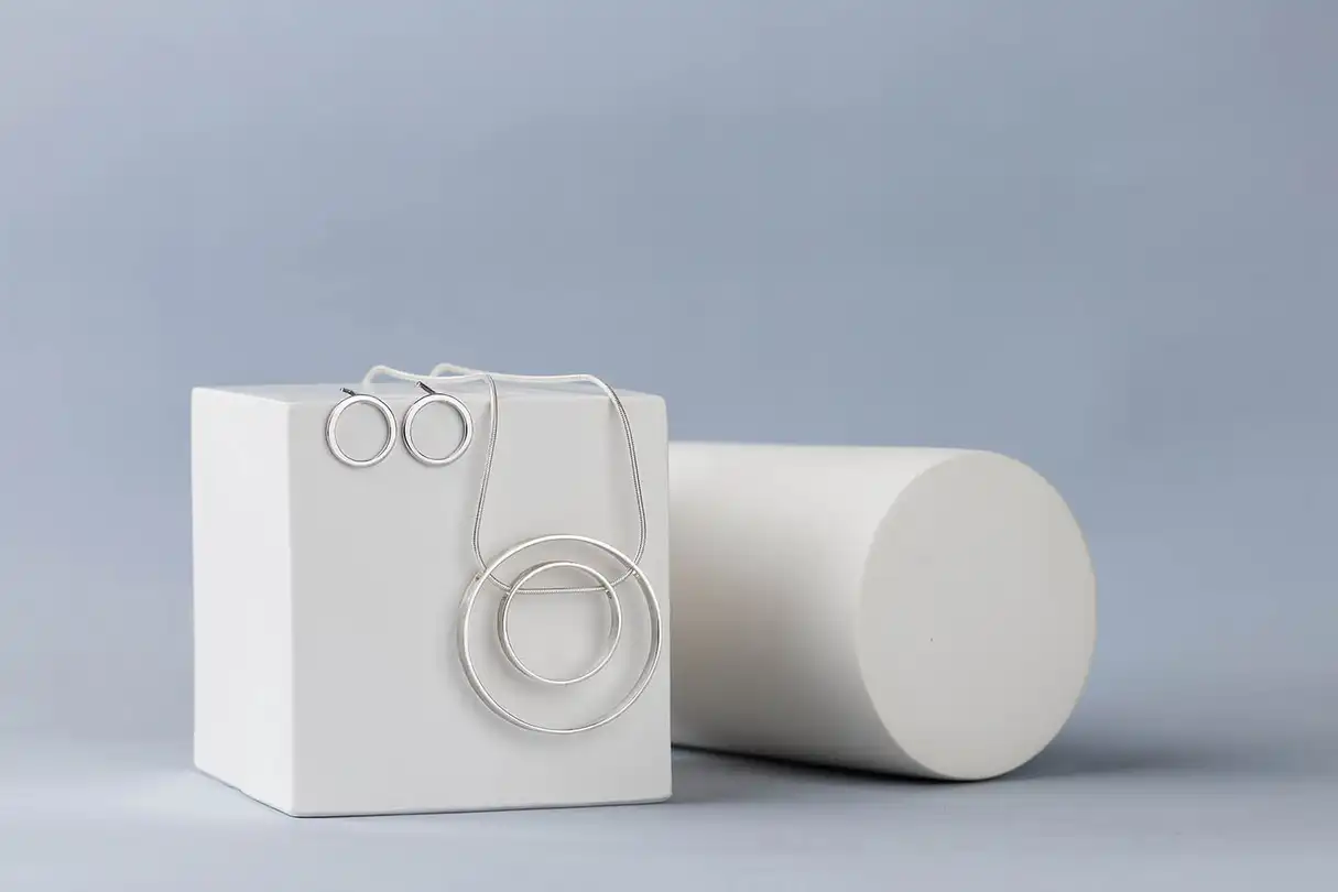 Why silver jewellery tarnishes and how you can fix it